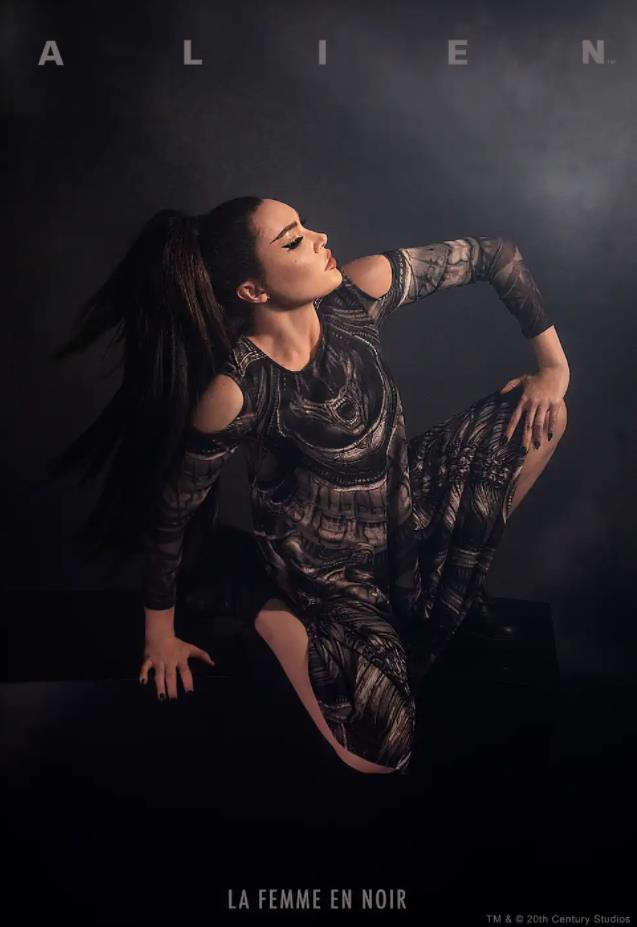 Gizmodo - This High-End Alien Fashion Line Is Xenomorph Couture - Arfy ...