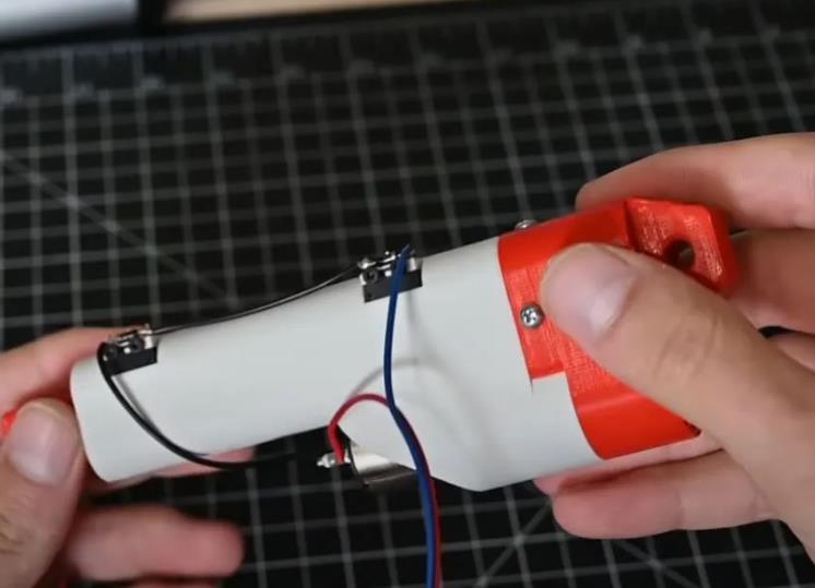 makezine - 3D Printing Linear Actuators - Arfy'z tranche du Net