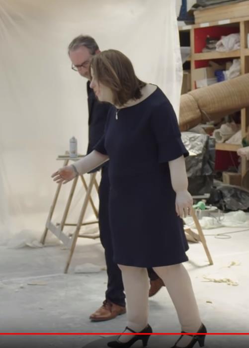 Meet Emma - Your Work Colleague of the Future par Fellowes Brands ...