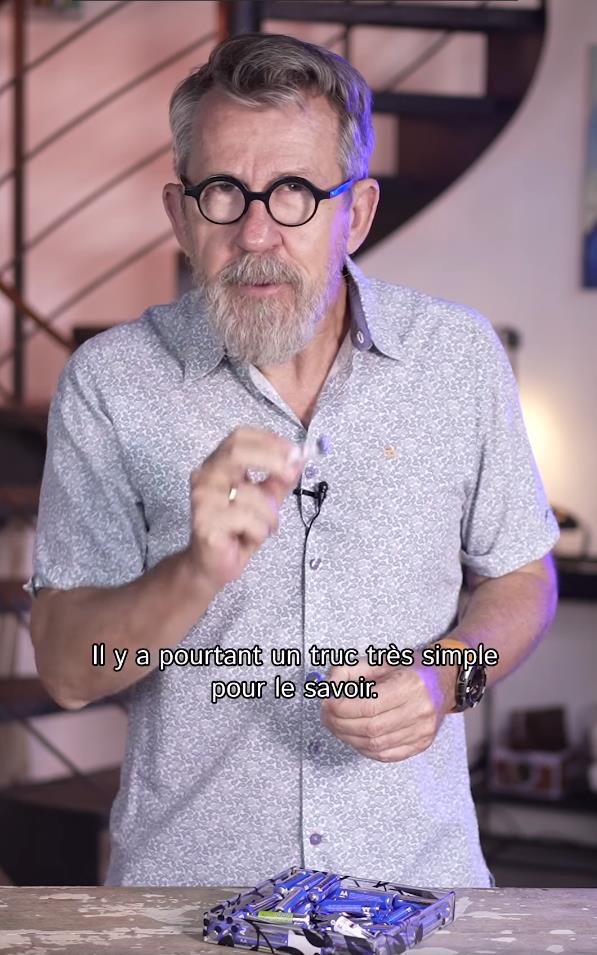 Jamy - Epicurieux - Comment savoir si une pile est usagée ou non ... Jamy - Epicurieux - Comment savoir si une pile est usagée ou non ...