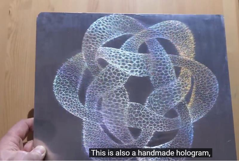 Steve Mould - Handmade holograms are really weird - Arfy'z tranche du Net